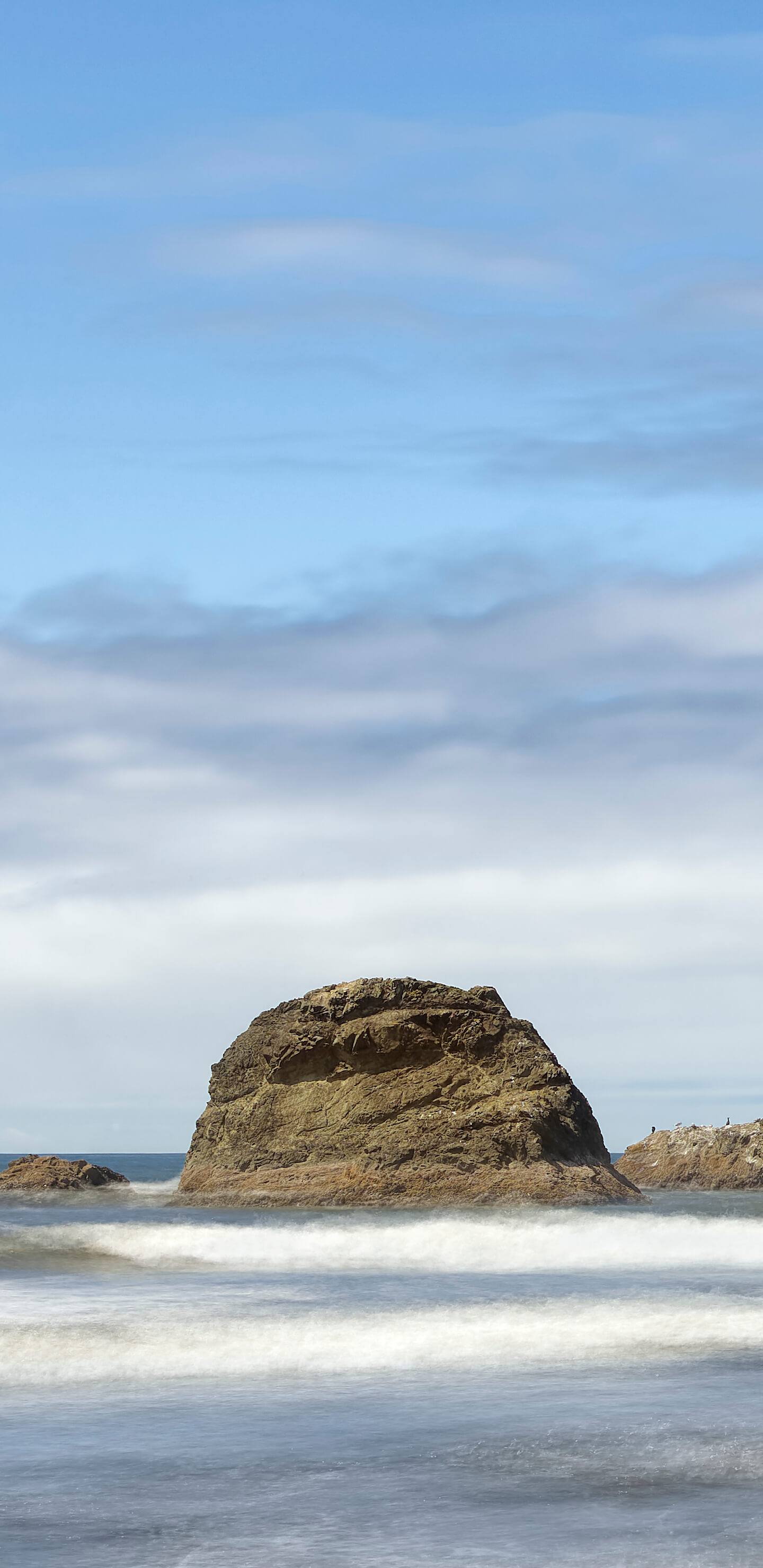 Strand mit Felsen - Fototapete